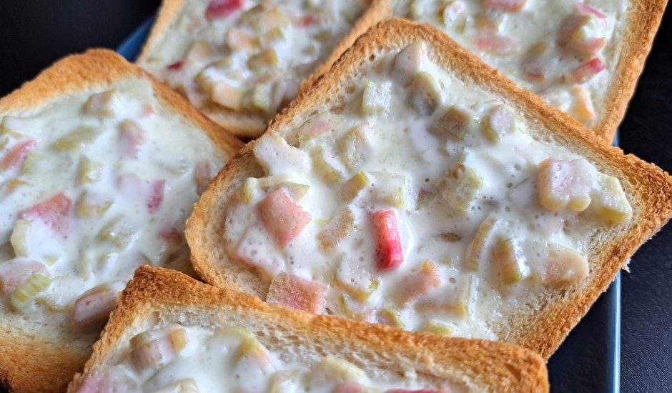 Receptes.lv — Rabarberu karstmaizes