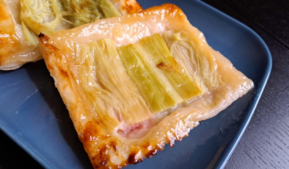 Receptes.lv — Apgāztās rabarberu smalkmaizītes